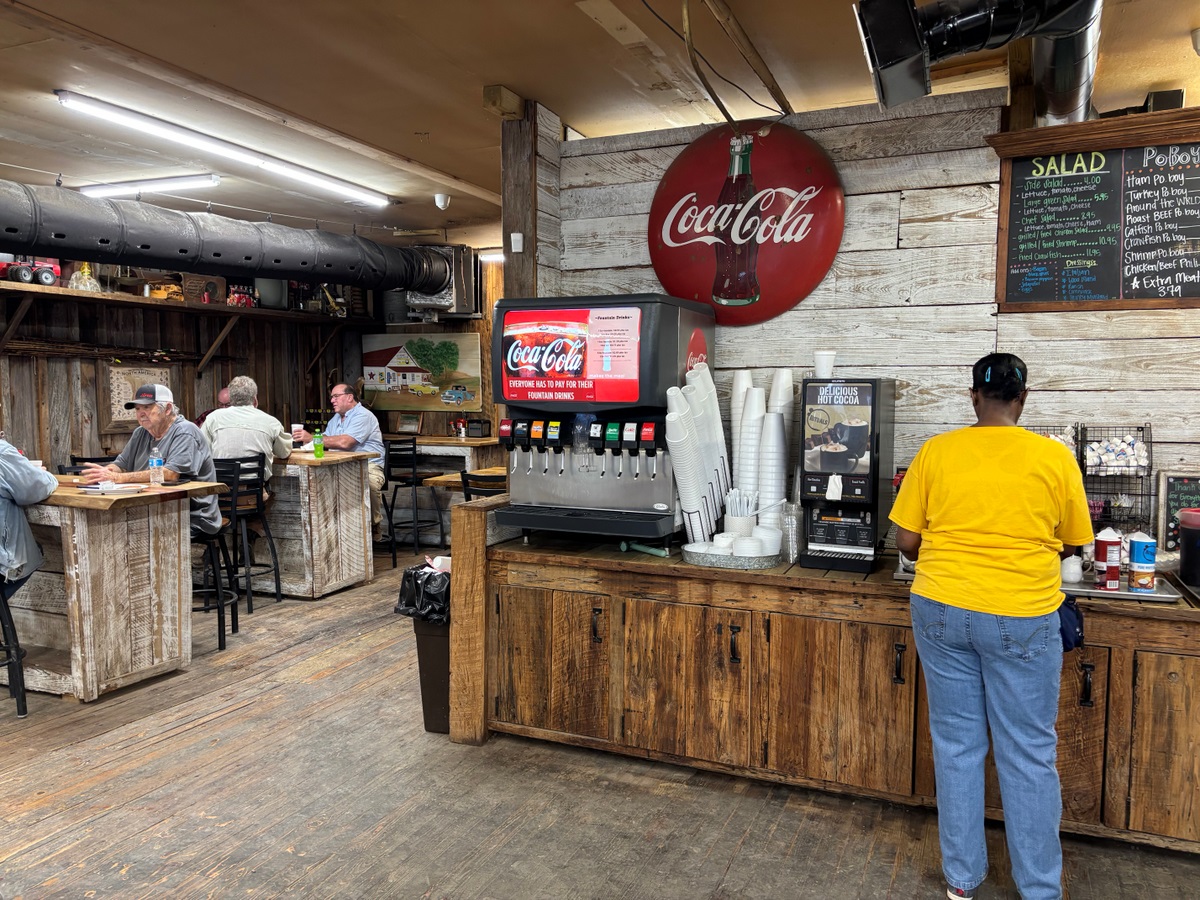 Roy's Store - ON THE FLY SOUTH